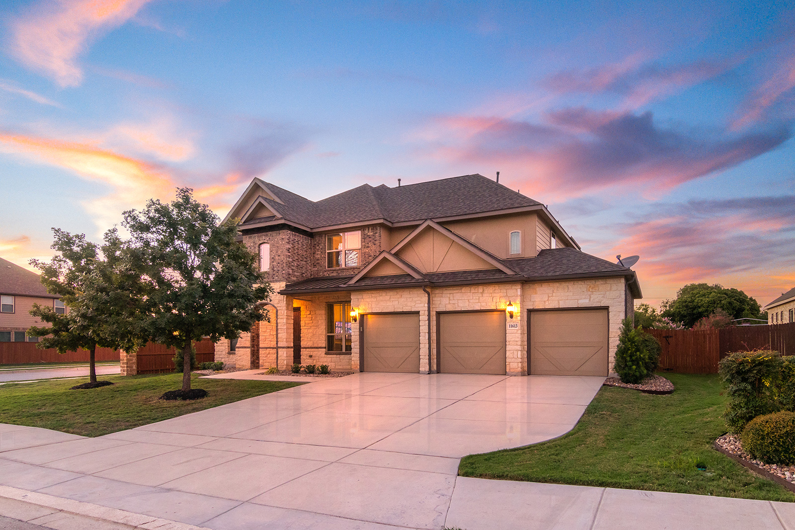 Cypress Barn PIT Pad Randolph AFB Crashpad | Brollagio